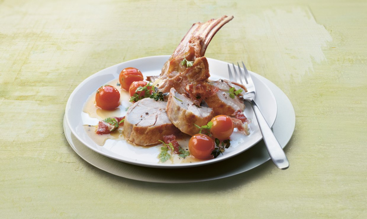 Cabri au vin blanc avec pancetta, tomates cerises, cerfeuil et cannelle ...